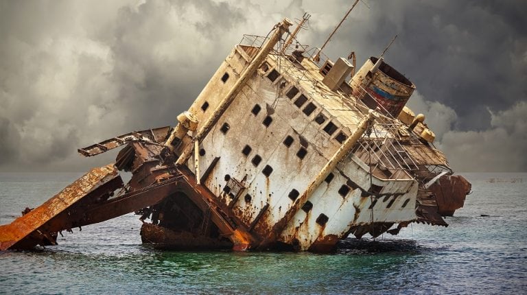 30 Disturbing Shipwreck Photos Page 9