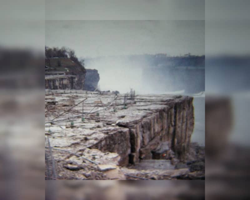 Unbelievable Images of Niagra Falls After it Was Drained in 1969 – Page 10