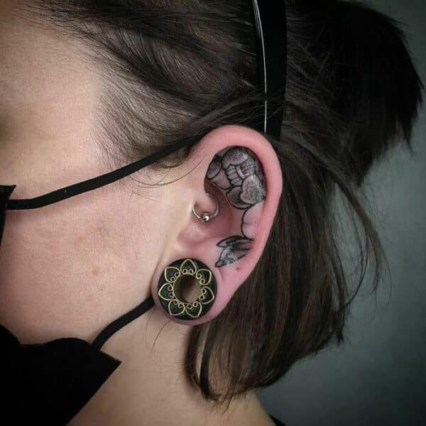 Cool Ear Tattoo Ideas for Everyone – Page 45