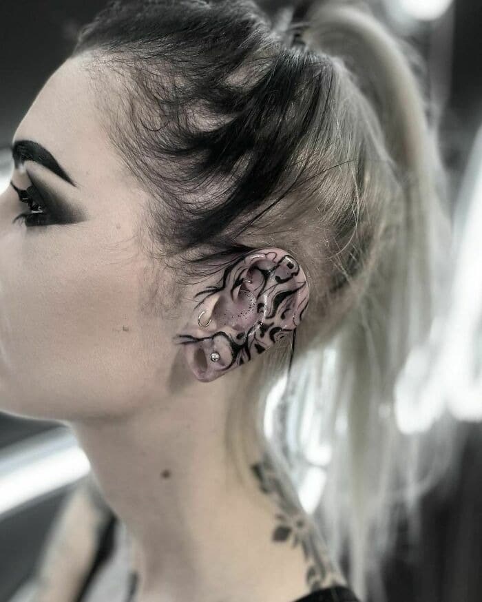 Cool Ear Tattoo Ideas for Everyone – Page 28