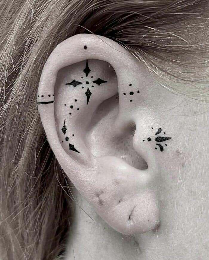 Cool Ear Tattoo Ideas for Everyone – Page 34