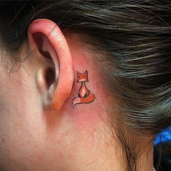 Cool Ear Tattoo Ideas for Everyone – Page 20