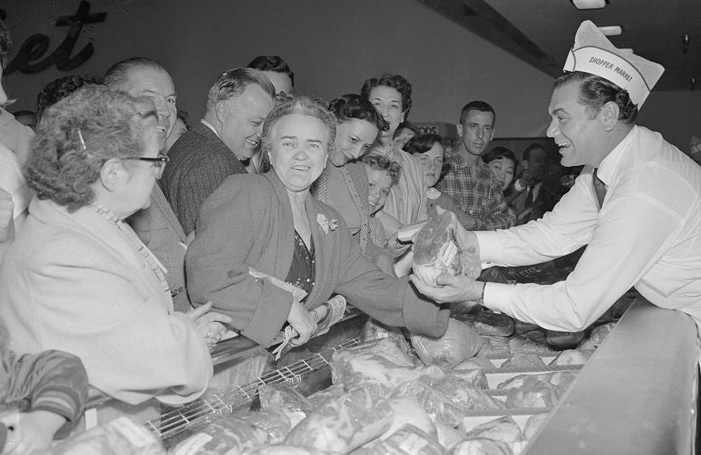 48 Photos Depicting What American Grocery Stores Looked Like Throughout ...