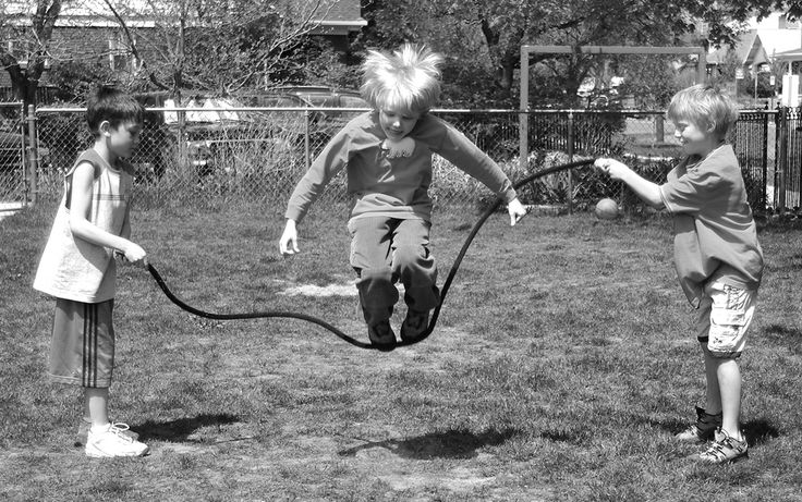 29 Classic Schoolyard Games That Take Us Back to Simpler Times – Page 14