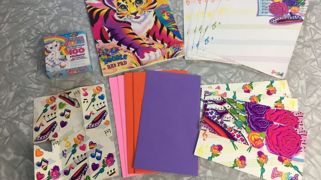 27 Quintessential Things Every 90s Kid Had in Their Bedroom Growing Up ...