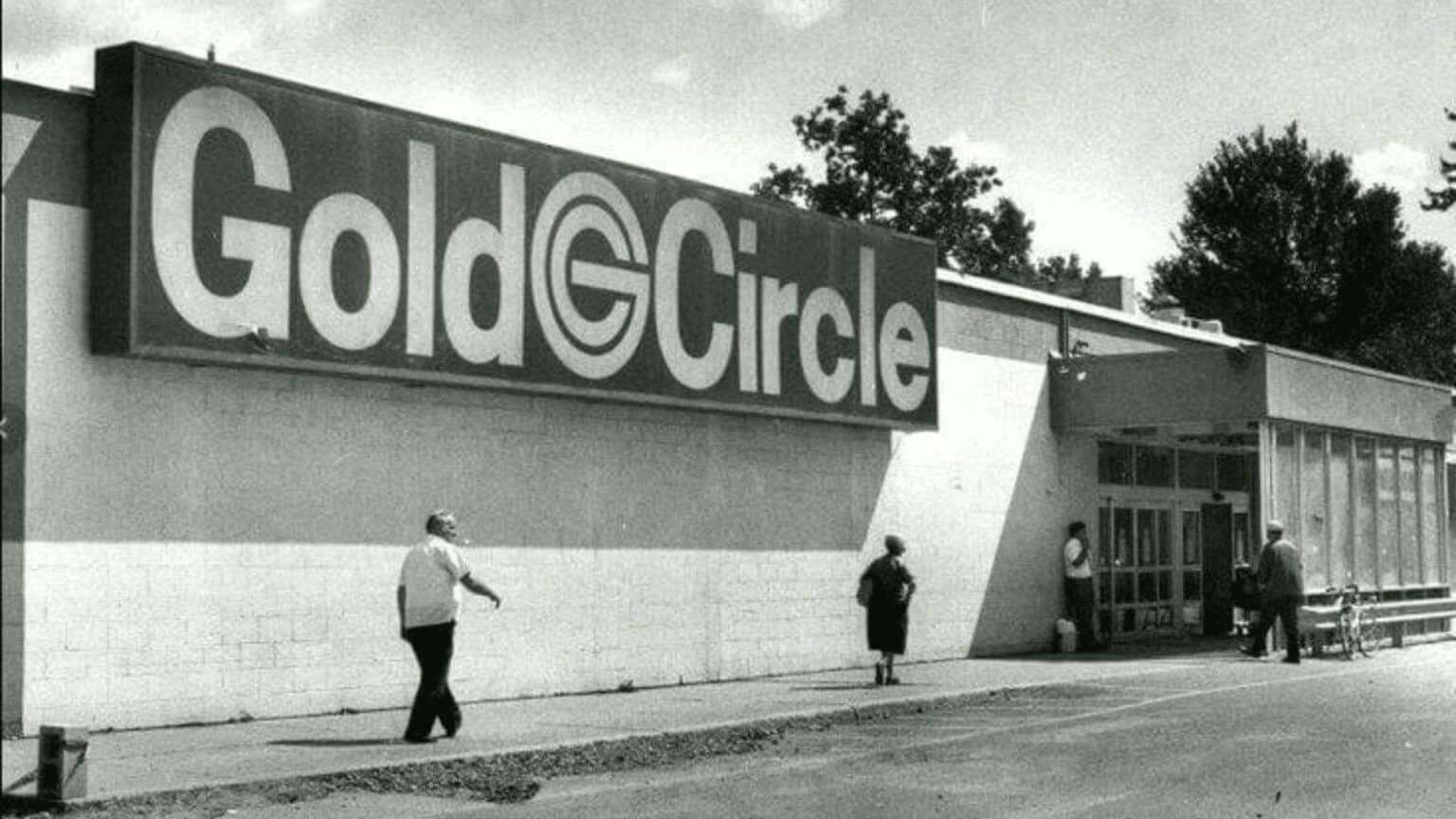 30 Popular Chain Stores from the 70s That Disappeared